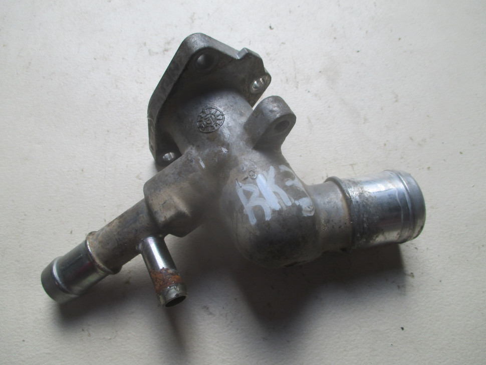 Тройник системы охлаждения 256202B003 256002B003 Kia Rio Hyundai SOLARI ...