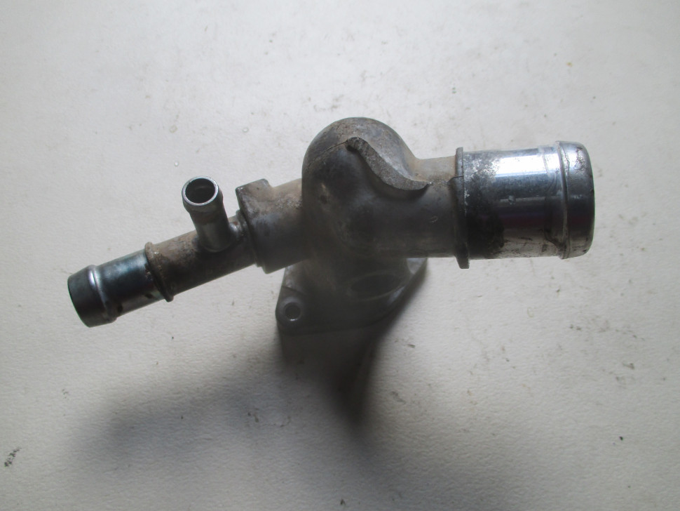 Тройник системы охлаждения 256202B003 256002B003 Kia Rio Hyundai SOLARI ...