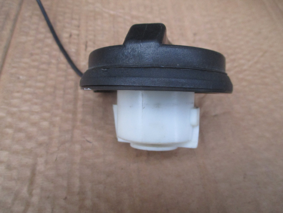 Крышка бензобака 15832215 25862765 Cadillac CTS SRX Шевроле Авео USA на ...