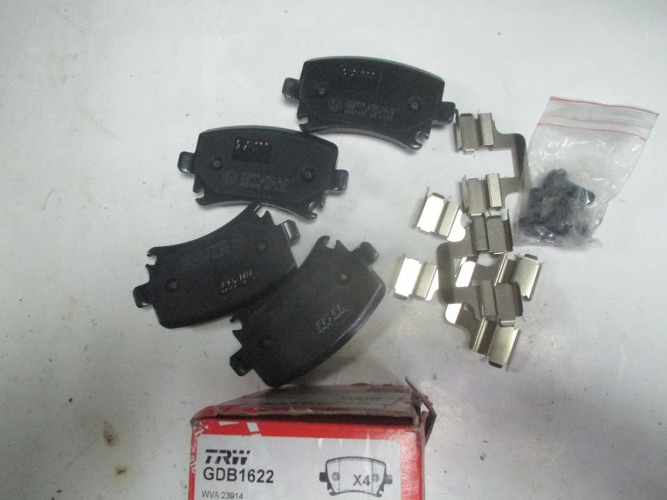 Колодки задние 4F0698451D Ауди A3, A4, А6 Volkswagen GOLF V - VI, - TRW ...