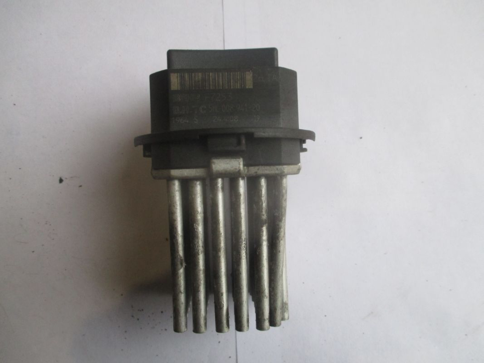 Резистор вентилятора отопителя LR002685 5HL00894120 30767040 Фрилендер ...