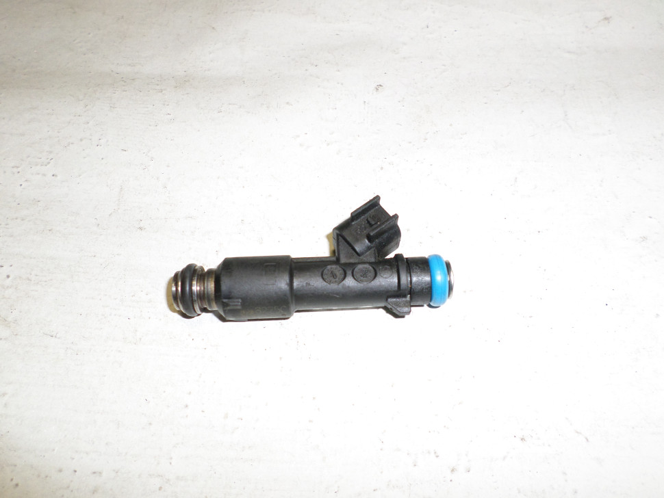 Форсунка топливная 96334808 96493843 25332290 Авео Лачетти Ланос Спарк ...