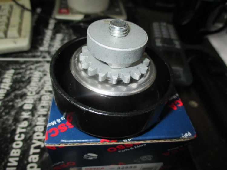 Ролик натяжителя ремня генератора и помпы 96416331 Авео 1,2л B12D1 ...