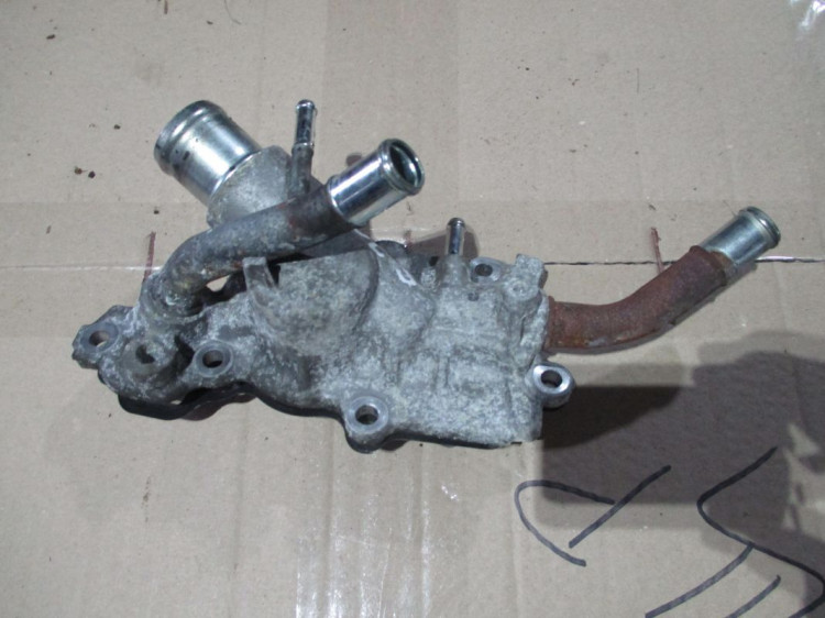 Корпус термостата 11060ET00B Ниссан Ноут Тиида 1,8л MR18DE с ...