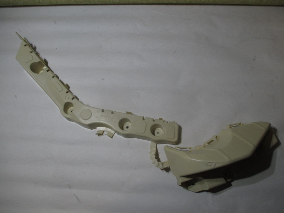 Кронштейн бампера заднего левый 95936814 95460765 Шевроле Авео Т300 ...