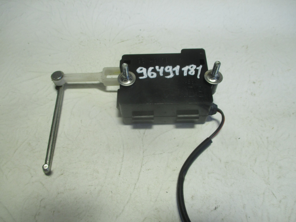 Активатор замка крышки багажника 96491181 Шевроле Авео Спарк М300 ...