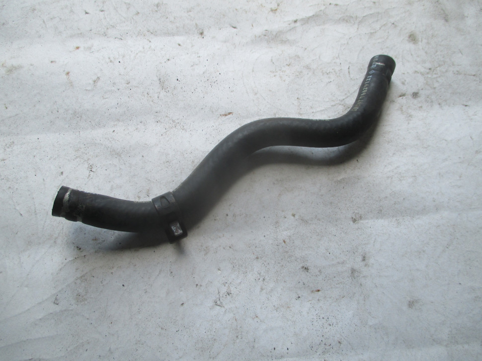 Шланг охлаждения от бачка расширителя на термостат 96629121 Антара ...