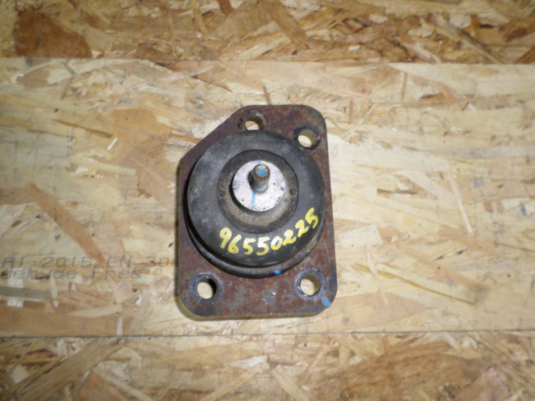 Подушка двигателя правая Шевроле Лачетти 1,4-1,6 литра 96550225 ...