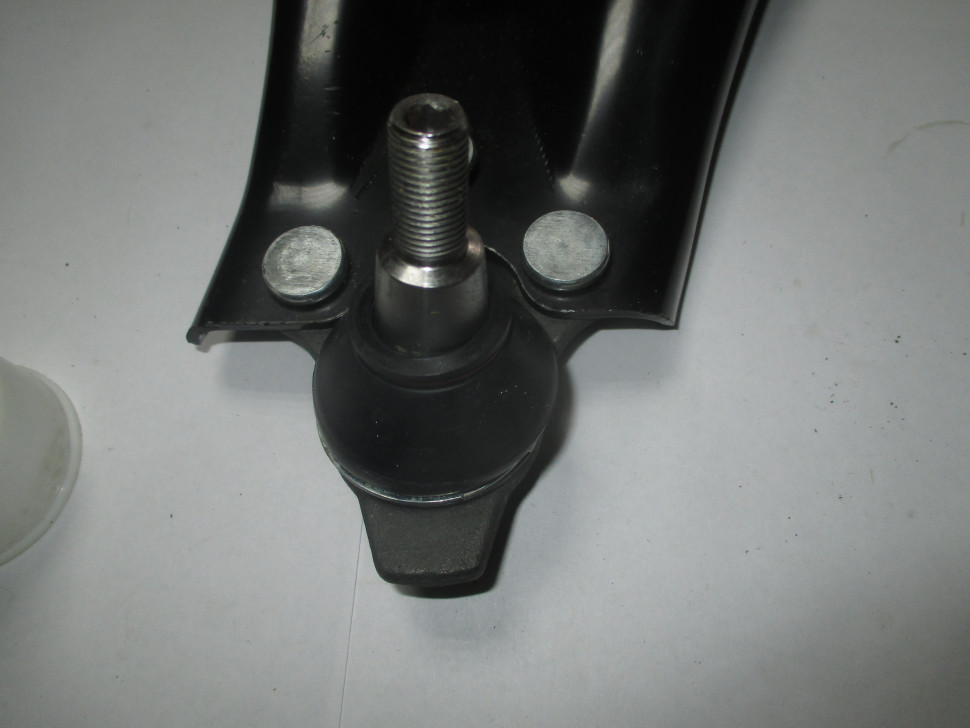 Рычаг левый передний 6001547520, 8200820930 Рено Логан, Сандеро Ваз ...