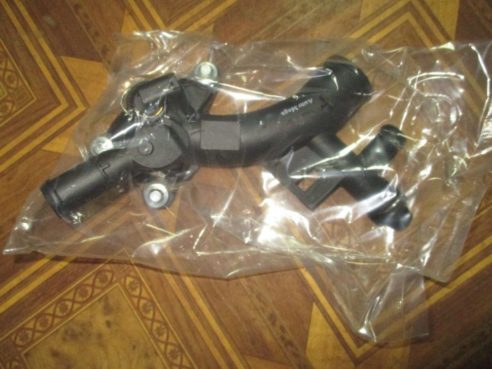 Тройник системы охлаждения Астра J Круз 1,4 литра TURBO 55565334 ...