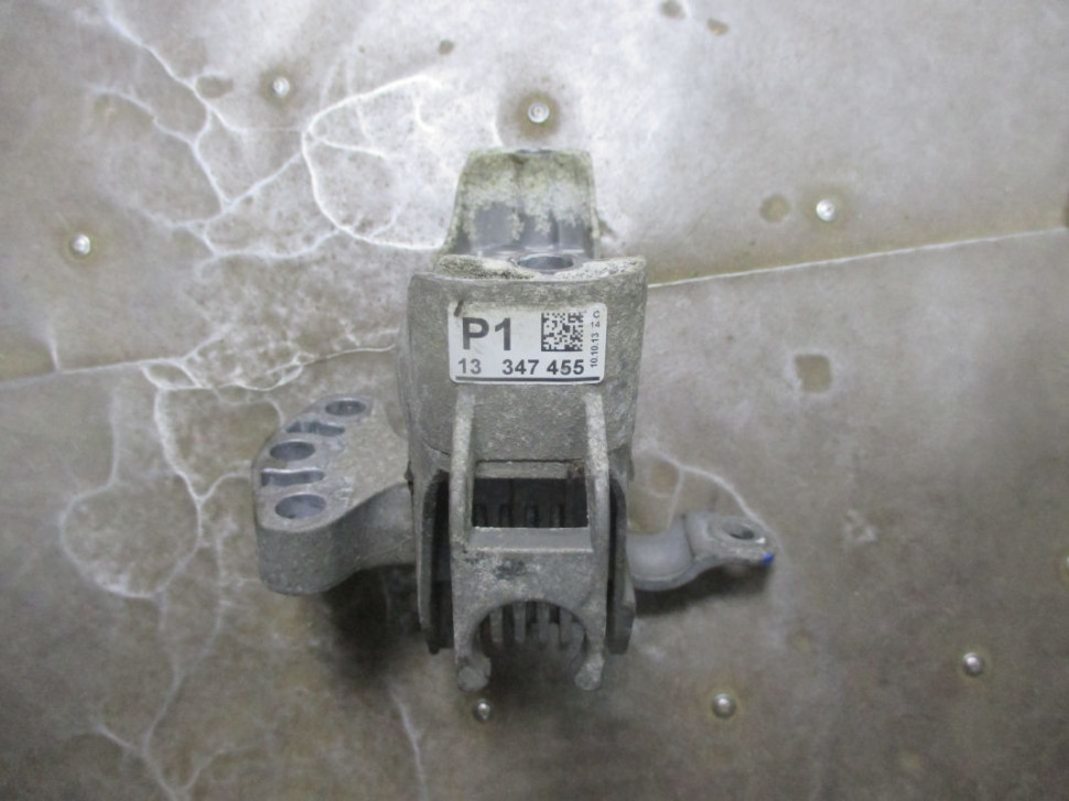 Подушка двигателя правая 13347455 Шевроле Круз Орландо Опель Астра J ...