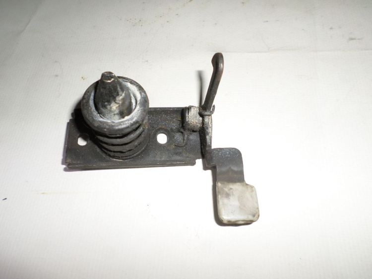 Замок капота Шевроле Авео Т200 и 255 с крючком 96540933 на капоте, - БУ ...