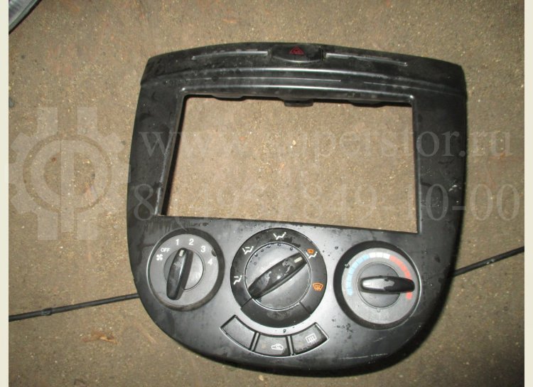 Накладка блока управления печки и магнитолы 96555127 Шевроле Лачетти ...