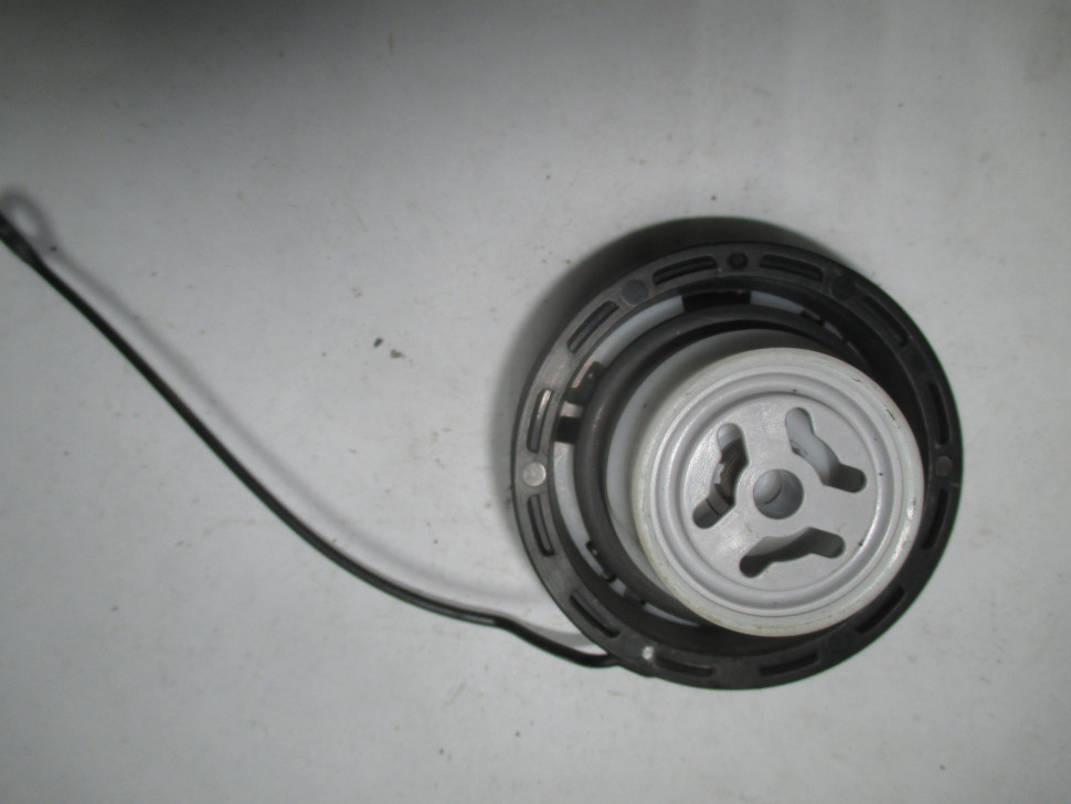 Крышка бензобака 95049577 Шевроле Авео Т300 95292262 Tracker TRAX 13 ...