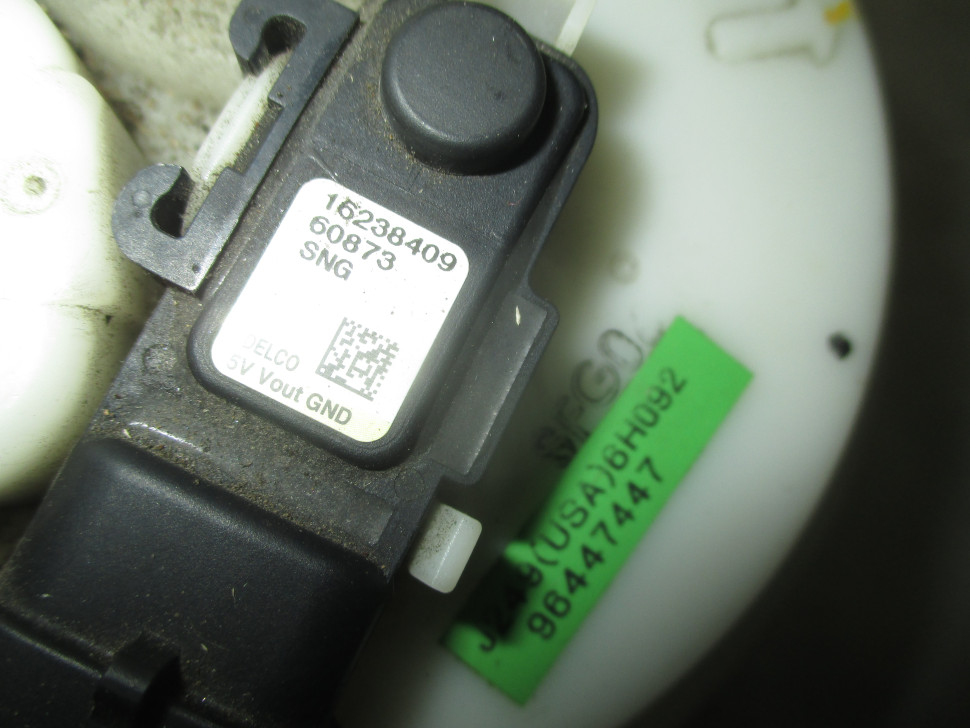 Бензонасос 96447447 J249 6H092 с датчиком давления 16238409 Шевроле ...