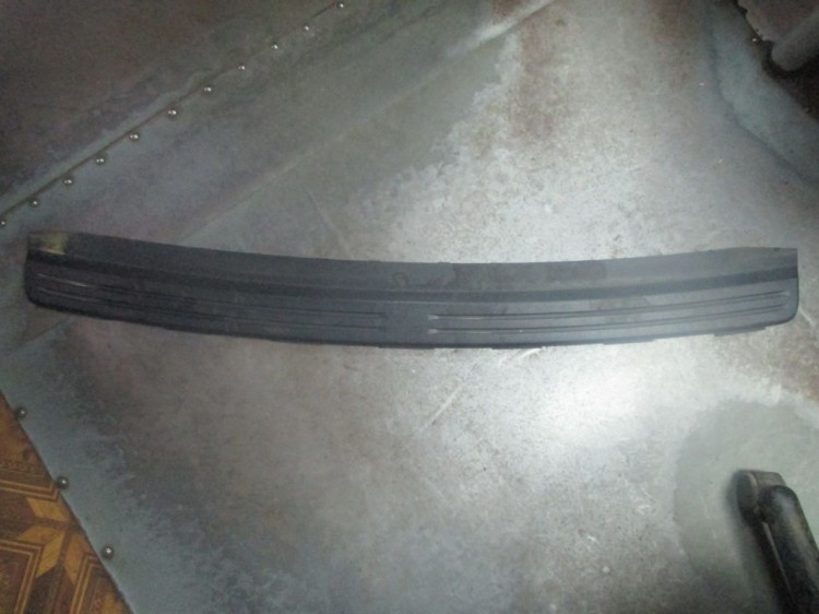 Накладка бампера заднего верхняя Ленд Ровер Фрилендер 2 LR005751 ...