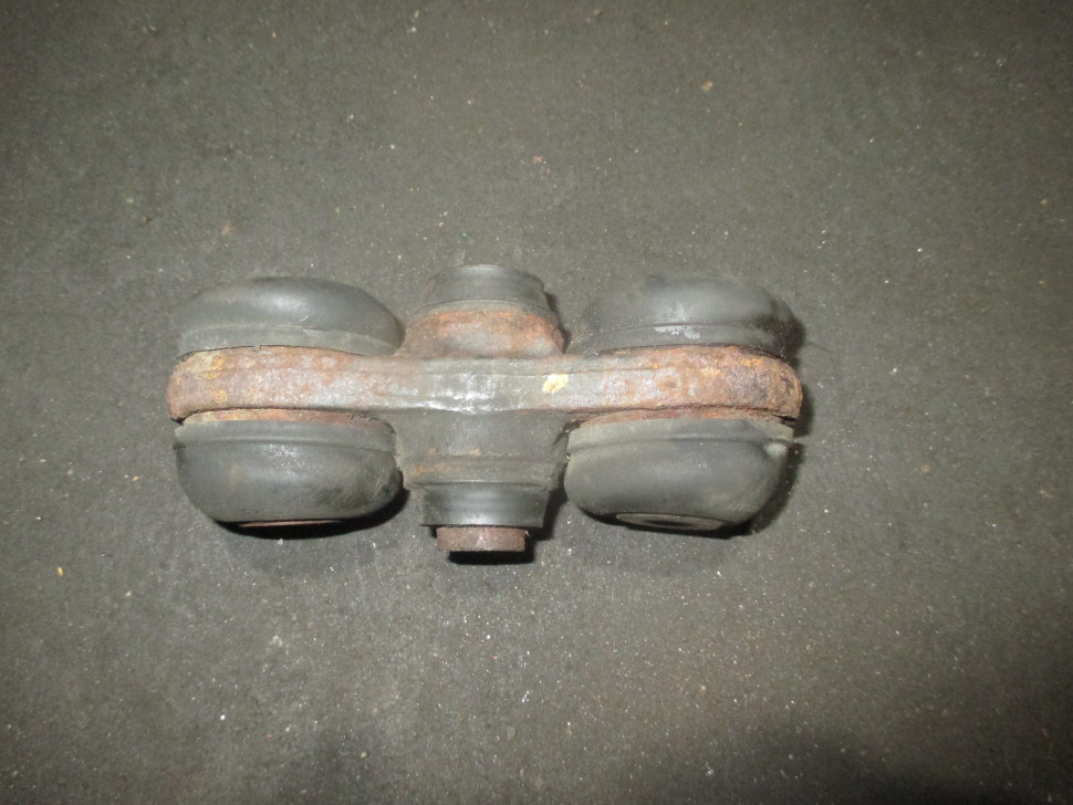 Кронштейн балки задней 13332257 13262449 рычаг реактивного Шевроле Круз ...