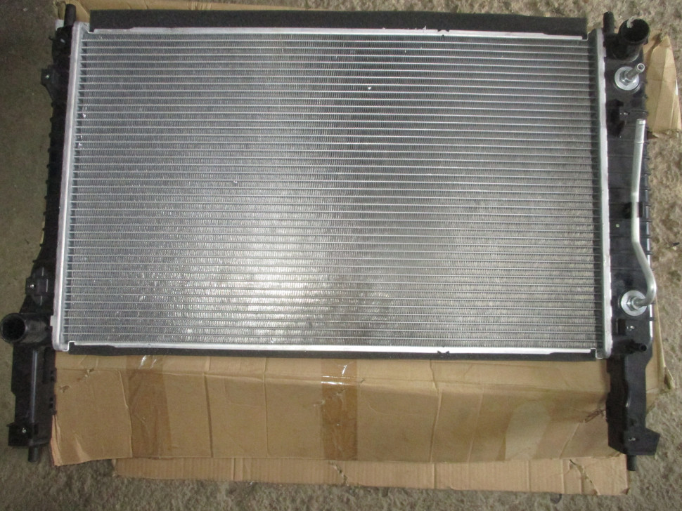 Радиатор охлаждения Опель Антара Шевроле Каптива 20777046 95192590 ...