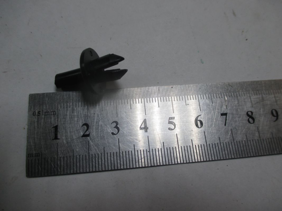 Клипса пистон 94530507 Шевроле Ланос Авео крепления подкрылка ...