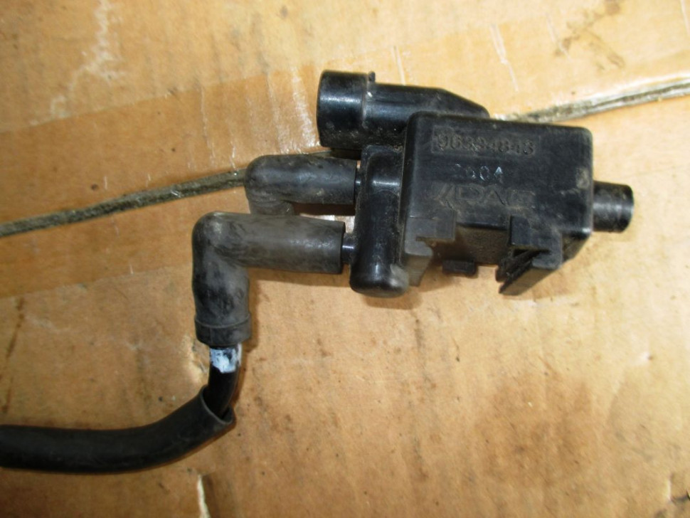 Клапан вентиляции паров топлива 96334843 Шевроле Авео Лачетти Ланос 1,4 ...