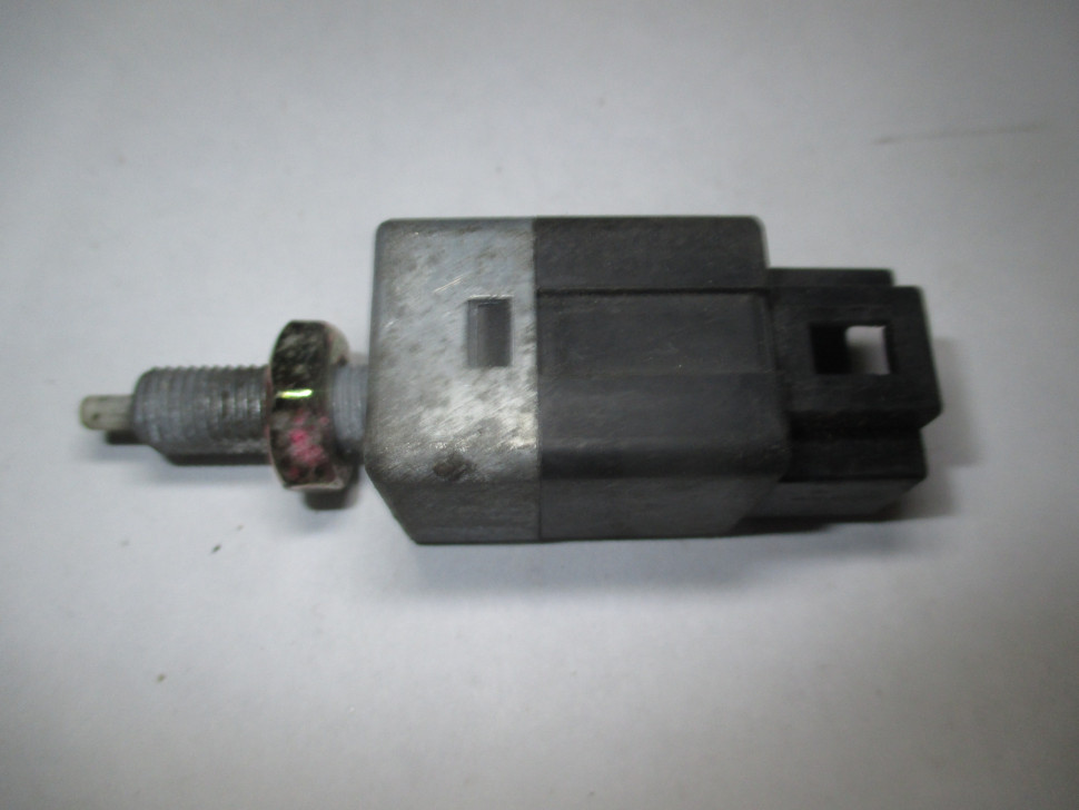 Датчик стоп сигнала 96289637 BB 11830300 Шевроле Реззо Леганза Эванда ...