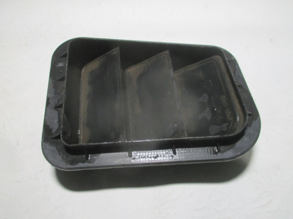 Клапан вентиляции кузова правая 975102F200 975123F200 в заднем крыле ...