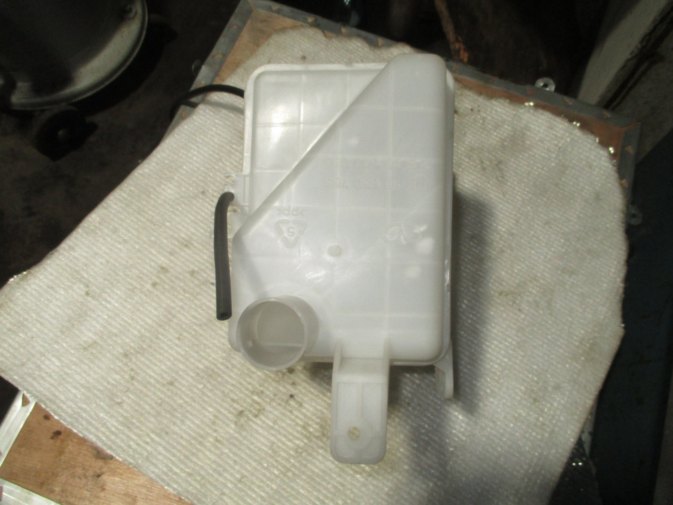 Бачок омывателя Шевроле Авео Т200-255 Хэтчбек 96543076, 96650768 ...