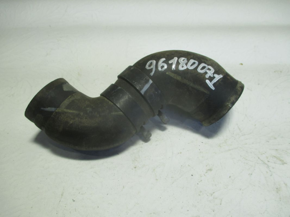 Шланг радиатора помпы водяной 96180071 толстый от патрубка пластикового ...