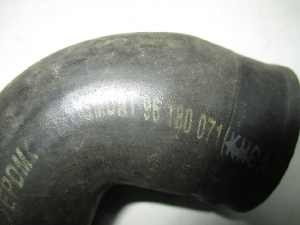 Шланг радиатора помпы водяной 96180071, 96394134 на термостат Шевроле ...