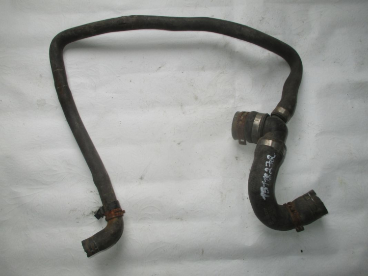 Патрубок выпускного канала радиатора 13118272 495058240 Опель Астра с ...