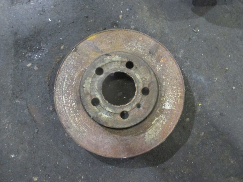 Диск тормозной передний 6R0615301 Фольксваген Поло, AUDI A2, A3, GOLF ...