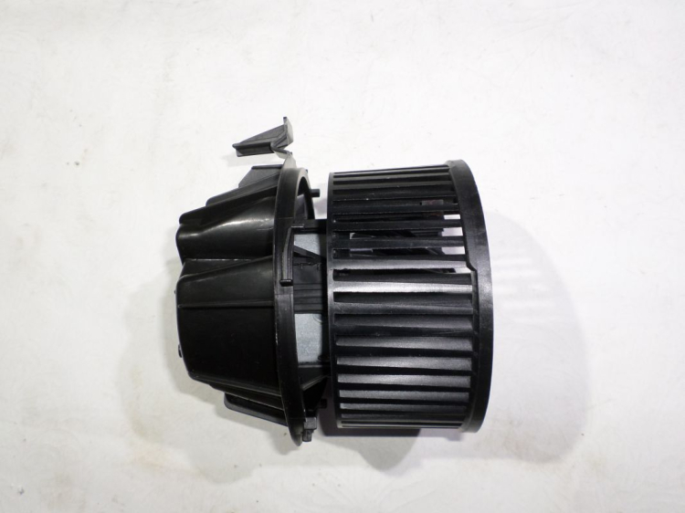 Мотор печки отопителя 6001547487 715058 402146M Рено Логан Дастер Лада ...