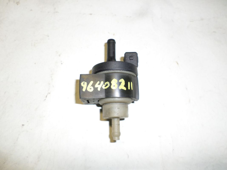 Клапан вентиляции паров топлива 96387487 96408211 96408210 PCV-002 ...