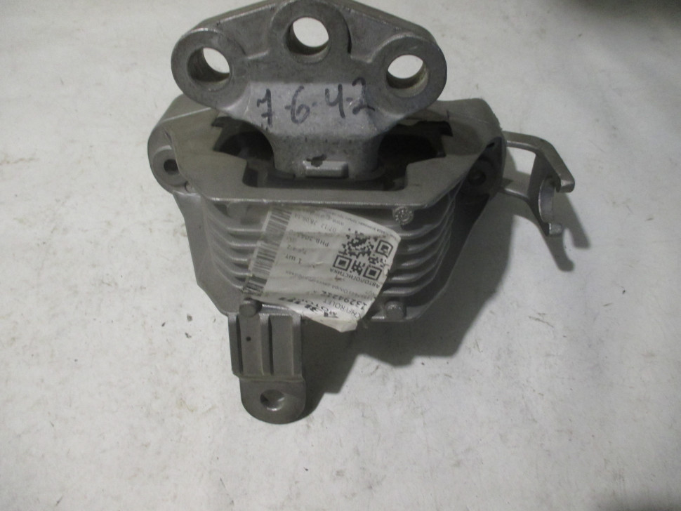 Подушка двигателя правая 13347455 13294212 Шевроле Круз Орландо Опель ...