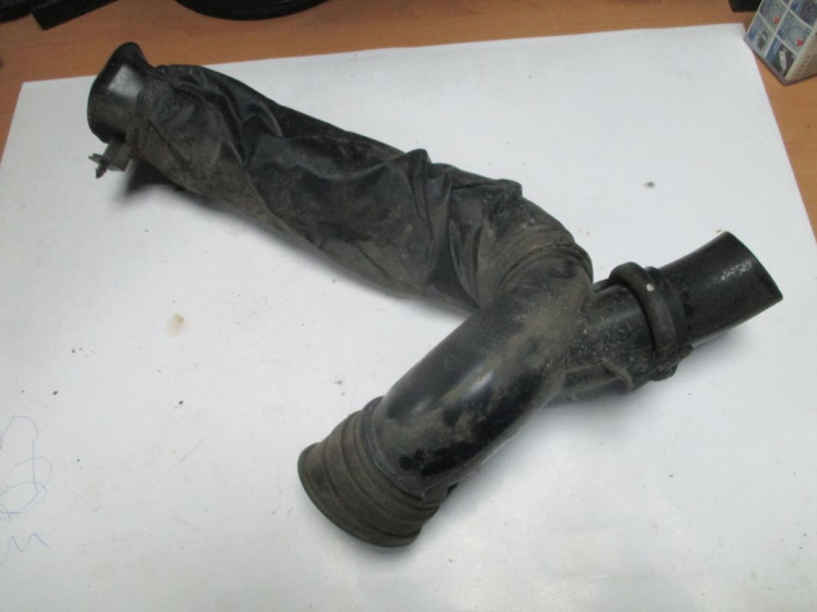 Патрубок резонатора воздушного фильтра 96808222 с гофрой 96850956 ...