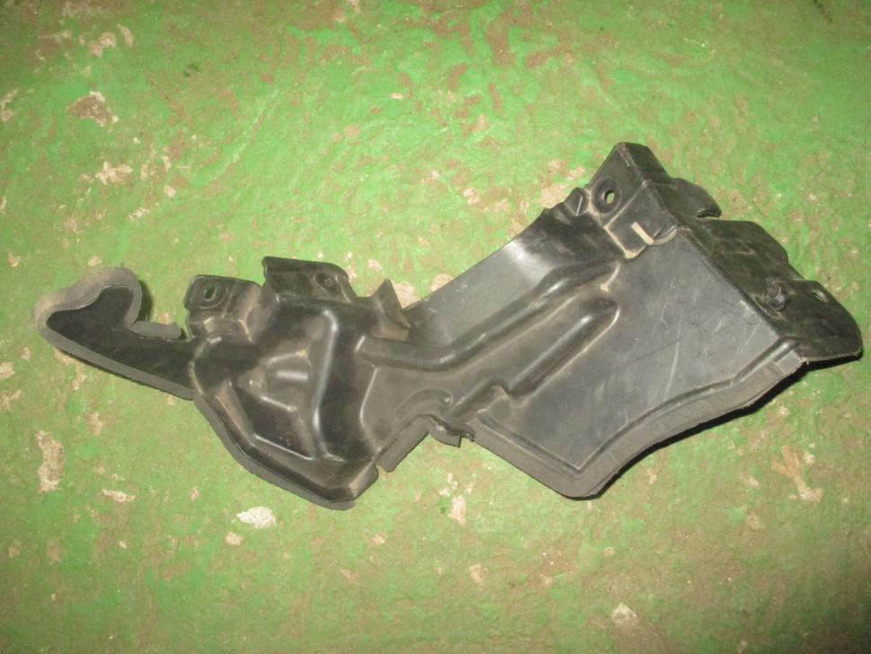 Защита моторного отсека правый воздушный отражатель 95015918 Шевроле ...