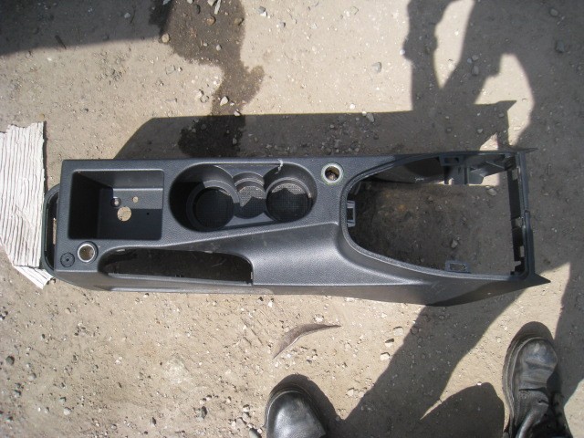 Прикуриватель - Гнездо на консоли между сиденьями LR003987 Ленд Ровер ...