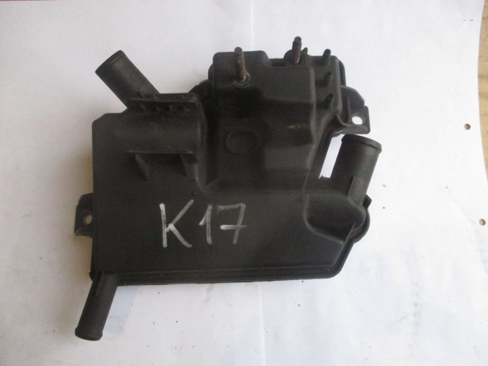 Маслоотделитель сапун LR003188 6G9Q6B673AA 9653275280 Фрилендер 2 ...