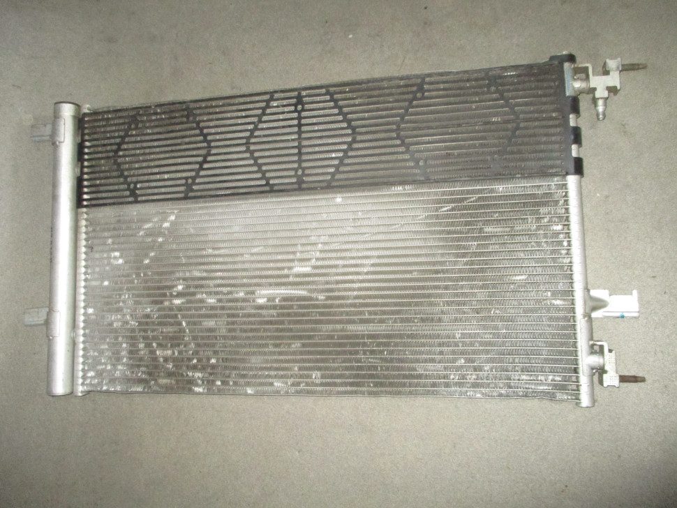 Радиатор кондиционера 13267649 13377763 52420688 CRD182F08 с АКПП Астра ...