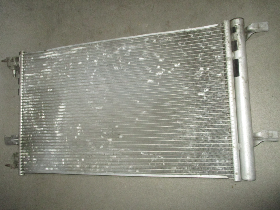 Радиатор кондиционера 13267649 13377763 52420688 CRD182F08 с АКПП Астра ...