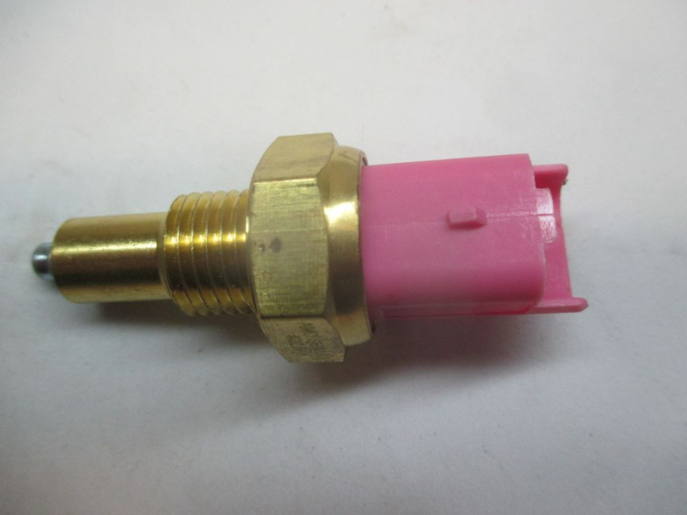 Датчик заднего хода 8200209496, 8200771472 Рено Логан, Duster, Lada ...