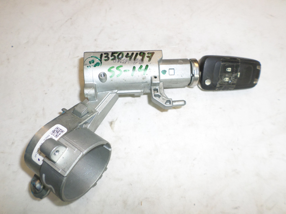 Ключ замка зажигания 13504197 на 3 кнопки с корпусом замка Шевроле Круз ...