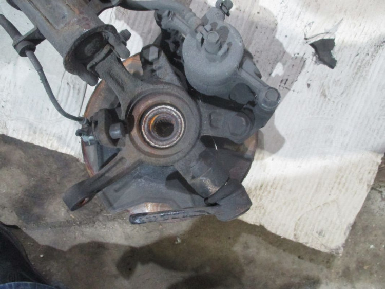 Кулак Шевроле Авео Т200-250 левый 96535190 под АБС 96870491 поворотный ...